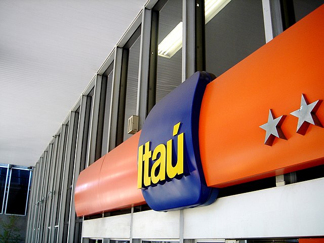 Itaú Unibanco abre 90 vagas para trabalho remoto, híbrido e presencial em todo o Brasil
